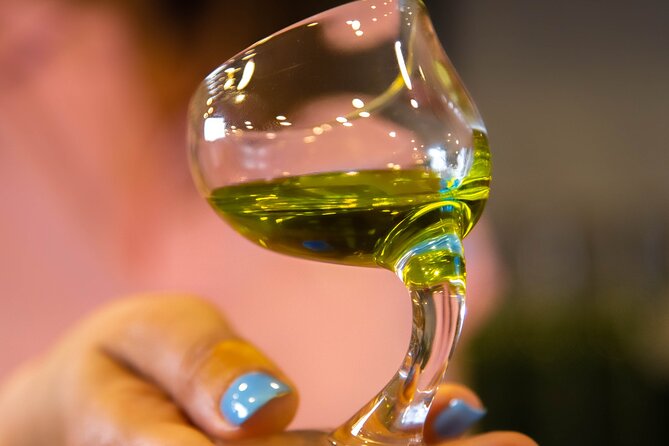 Private Tasting of Olive Oil in Córdoba Review - Expertise of the Hosts