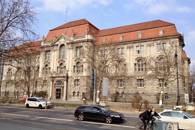 Private Taxi Tour City East & West History and Architecture 3-4h - Additional Information