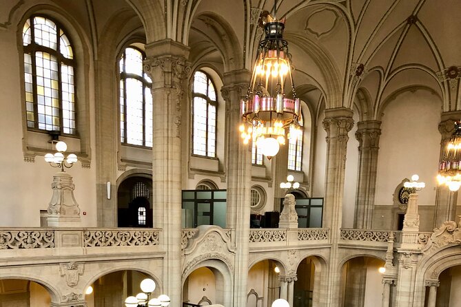 Private Taxi Tour City East & West History and Architecture 3-4h - Discovering West Berlins Iconic Sites