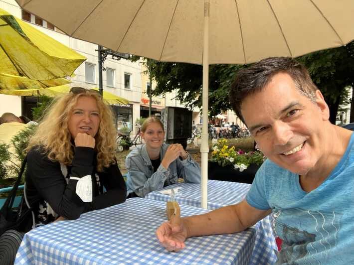 Private Taxi Tour through Berlin Extended & Relaxed ca 6-8h - Walking Breaks and Cultural Stops