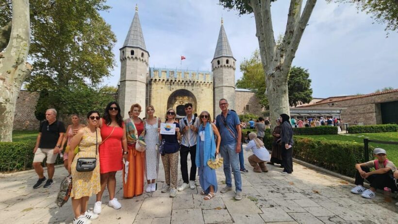 Private Topkapi Palace and Harem Tour with Skip Line Entry - Exploring the Topkapi Palace: A Window into Ottoman Grandeur