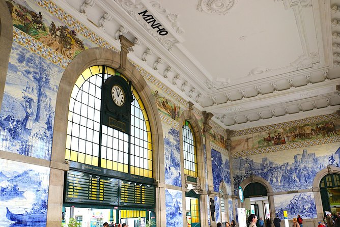 Private tour 2 days from 1 to 8 people to Porto - Aveiro- Nazaré- Óbidos - FAQ