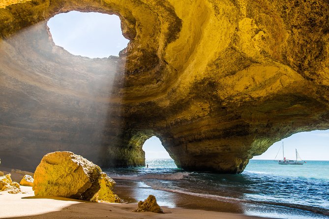 Private Tour Algarve From Lisbon To Portimão and Lagos - Discover the Enchanting Caves With a Boat Trip