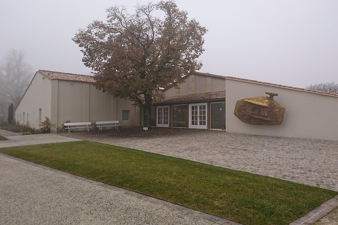 Private tour and visits on the Medoc Castle Route (Luxury Minivan) - Frequently Asked Questions