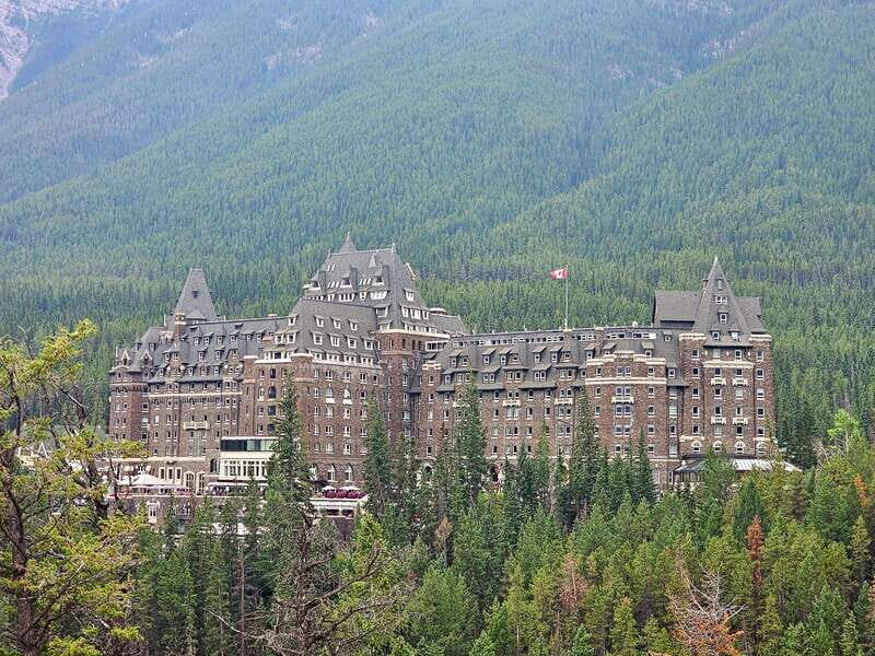 Private Tour Banff/Emerald Yoho Customized Sightseeing - What to Bring and What Not to Bring
