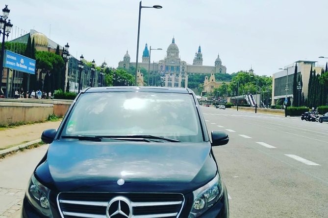 Private Tour Barcelona and Montserrat 8 Hours - Journey to Montserrat