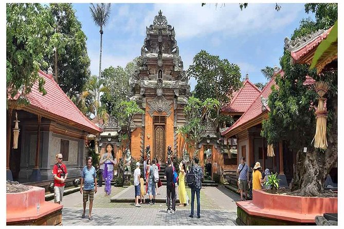 Private Tour: Batuan Temple, Tegenungan Waterfall, Elepahant Cave Free transport - FAQ