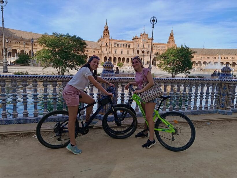 Private Tour by bike with Alcazar Guided Visit without ticket - Introduction