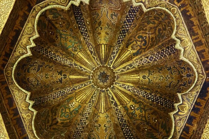 Private Tour Cathedral of Cordoba Mosque and Historic Center - The Historic Center: Walking Through Time