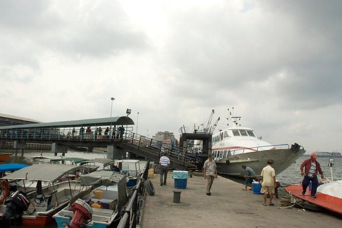 Private Tour: Crab Island Sightseeing Boat Ride and Seafood Lunch - Exploring the Private Crab Island Sightseeing Boat Ride and Seafood Lunch Tour