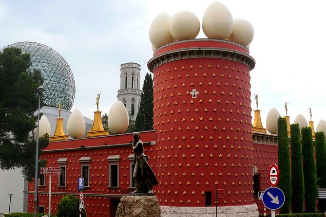 Private Tour: Dali Museum in Figueres and Púbol Tour With Hotel Pick-Up - Itinerary Highlights