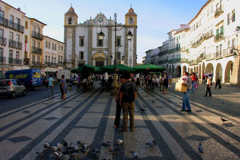 Private Tour Évora & Arraiolos by Mercedes-Benz - Who Should Consider This Tour?