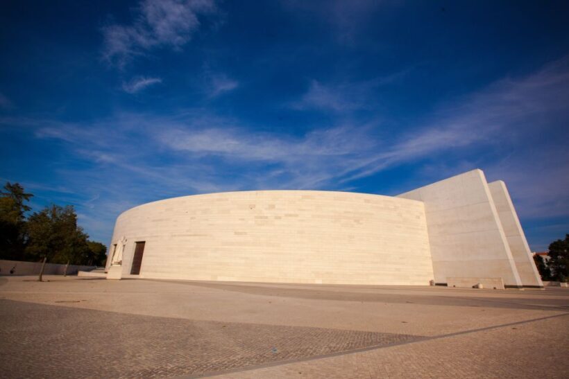 Private Tour Fatima's Sanctuary from Lisbon - Key Points
