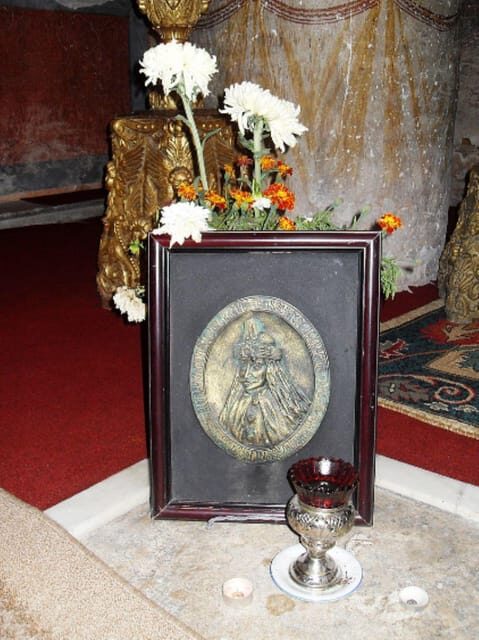 Private Tour from Bucharest to Dracula's tomb and Mogosoaia - Key Points