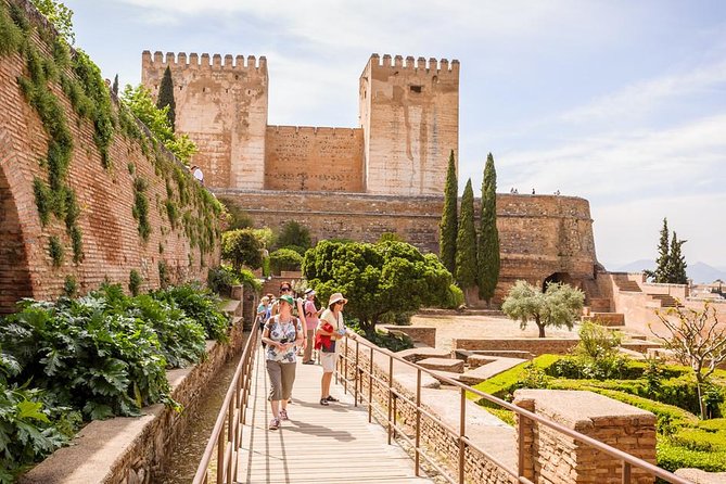 Private Tour From Malaga to the Alhambra Palace and Granada for up to 8 Persons - Discover the Generalife Gardens