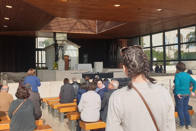 Private Tour Full Day Fátima - Porto - Óbidos - From Lisbon - Exploring Portos Vibrant Culture and Architecture