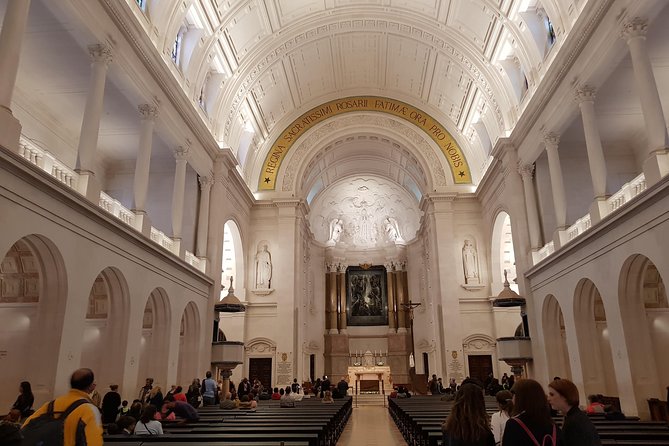 Private Tour Full Day Fátima - Porto - Óbidos - From Lisbon - Discovering the Fairytale Town of Óbidos