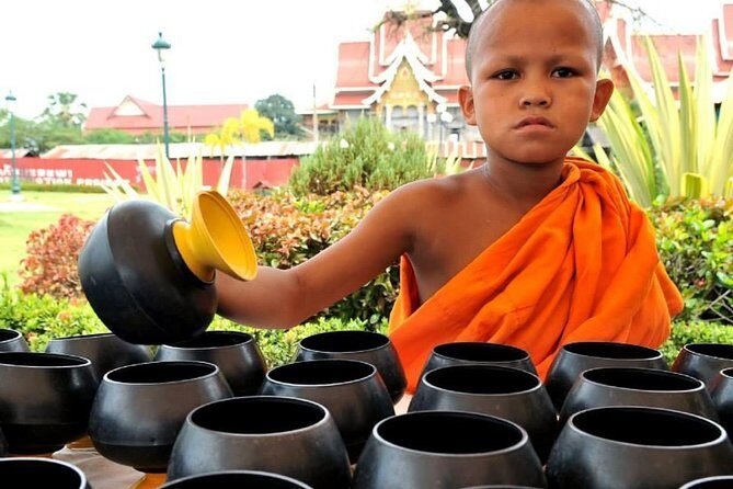 Private Tour: Full-day Vientiane's Must-See Sights and River Sunset with Lunch - Exploring Vientiane: What to Expect from the Tour