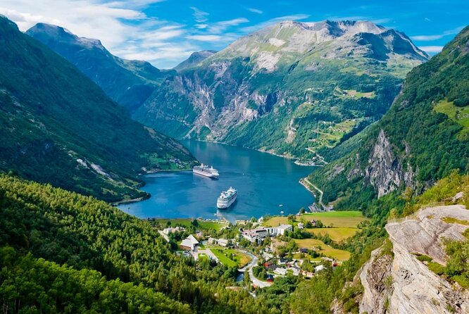 Private tour Geiranger and Glaciers 1 to 15 people - Key Points
