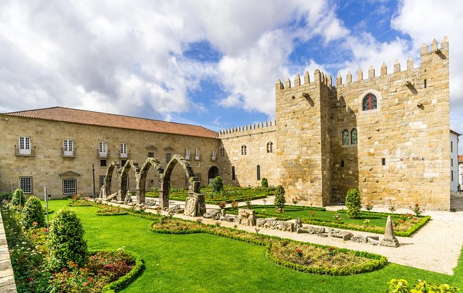 Private Tour: Guimares and Braga Day Trip From Porto - Guimarães Castle and the Palace of the Dukes of Braganza
