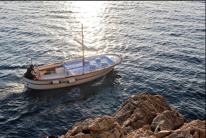 Private tour in a typical Capri boat - A Few Considerations