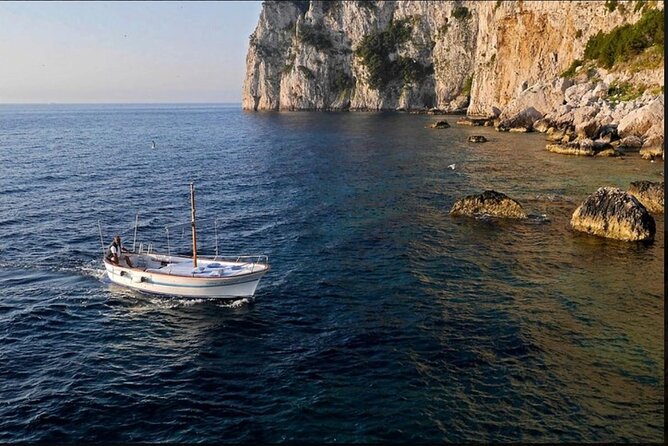 Private tour in a typical Capri boat - Who Will Love This Tour?