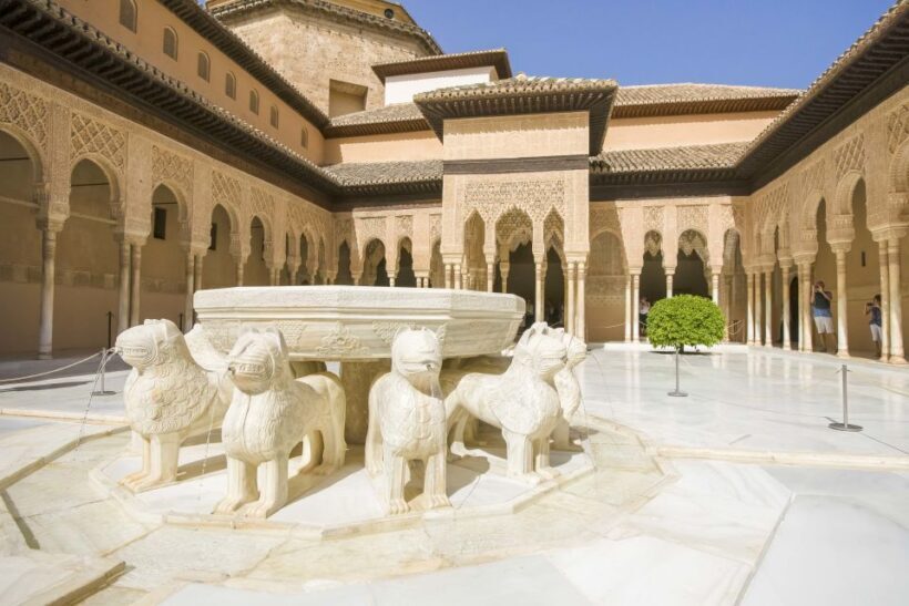 Private tour in all complete complex of Alhambra with ticket - Introduction