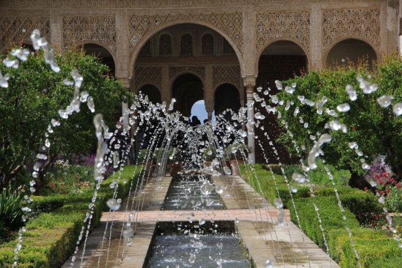 Private tour in all complete complex of Alhambra with ticket - The Sum Up