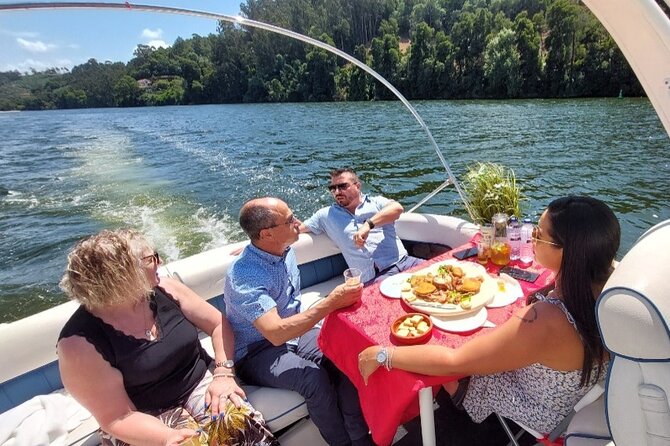 Private Tour in Douro, with tasting,on a Yacht for up to 5 People - What’s Included and What to Consider