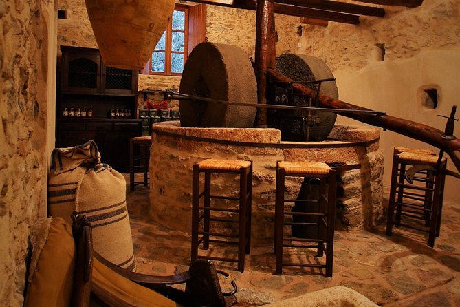 Private Tour in Historic Estate in Monemvasia with wine-olive oil tasting & meal - Why This Tour Is a Solid Value