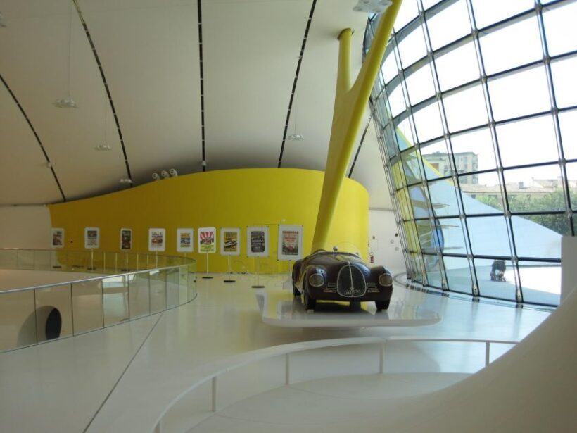 Private tour in the Ferrari world - 2 Test Drives included - Key Points