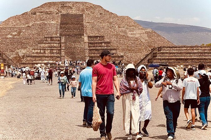 Private Tour in VAN Mexico City to Teotihuacan Pyramids - Who Should Consider This Tour?