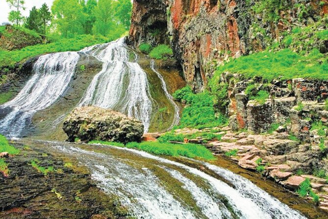 Private tour Jermuk, waterfall, Tatev Monastery and TaTev Ropeway - The Marvels of Tatev: Monastery and Cableway