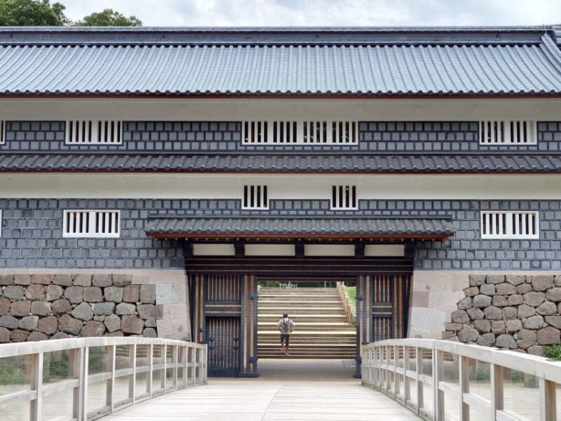 Private Tour Kanazawa: Gold Leaf, Sushi & Afternoon Activity - Sushi Making