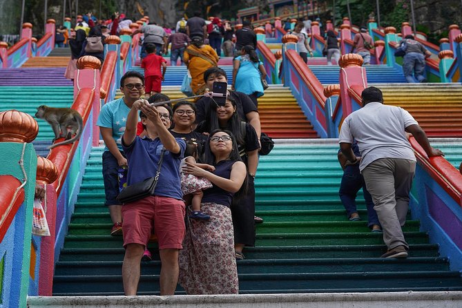 Private Tour Kuala Lumpur with Petronas Twin Towers Observation Deck & Batu Cave - Authentic Experiences and Insights from Reviews