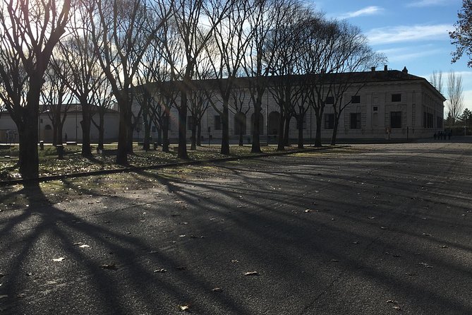 Private Tour Lazing Between the Giants - Authentic Art & Architecture in Mantua