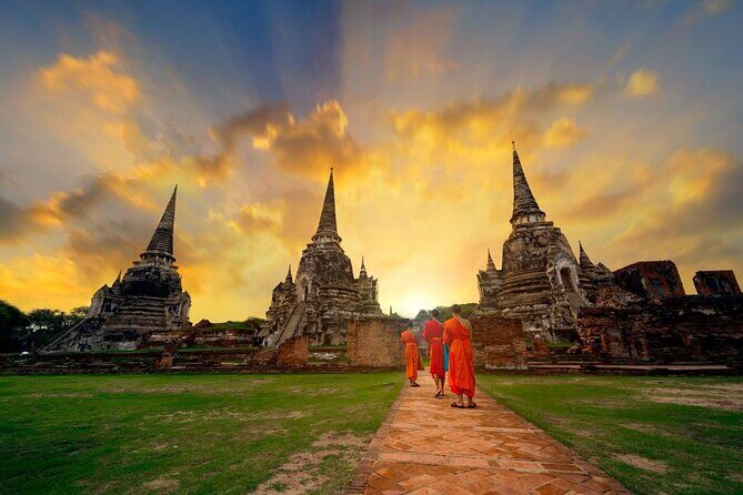 Private Tour: Luang Prabang Sightseeing Day Tour Including Royal Palace - Key Points
