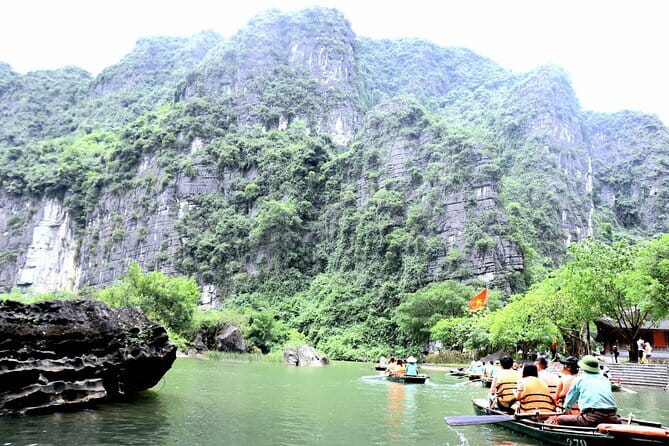 PRIVATE TOUR Ninh Binh One Day - Hoa lu- Tam Coc - Mua Cave - The Final Word