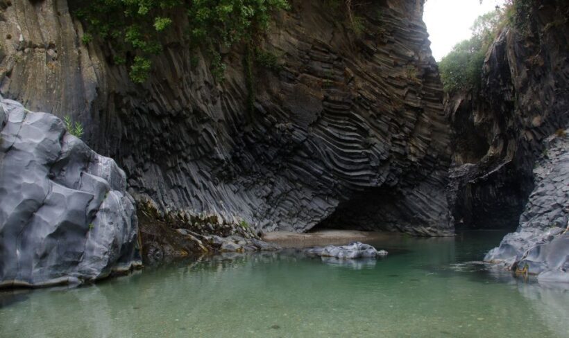 Private Tour of Alcantara Gorges. Including Food and Wine - Key Points