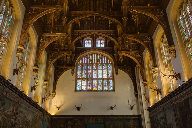 Private Tour of Hampton Court Palace With Award-Winning Architectural Historian - Meeting and Accessibility