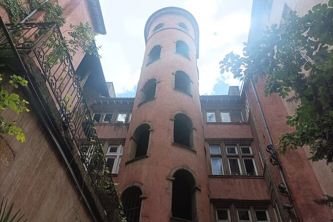 Private Tour of Lyon With an Official Guide - Booking Information and Policies