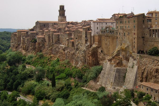 Private tour of Pitigliano and Etruscan cave routes - Key Points