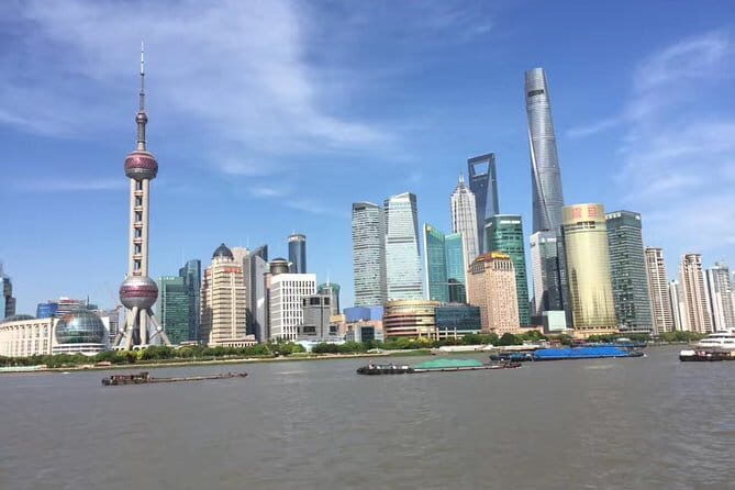 Private Tour of Shanghai Zoo and Cruise on Huangpu River with Dim sum Lunch - First impressions: a well-rounded introduction to Shanghai