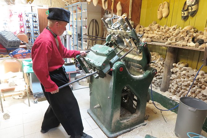 Private Tour of Simonehoeve Cheese Farm and Clog Factory - Getting to the Simonehoeve Cheese Farm and Clog Factory