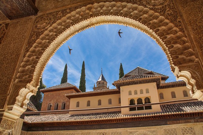 Private tour of the best of Granada - Sightseeing, Food & Culture with a local - The Tour Overview