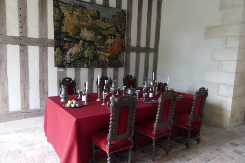 Private tour of the castle and wine tasting - FAQs