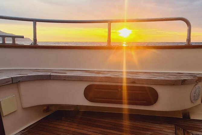 Private Tour of the Island of Capri by Boat and Visit to the Caves - Tips for the Best Experience