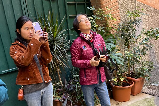 Private Tour of the Old Town and Castle Hill in Nice - The Market at Cours Saleya