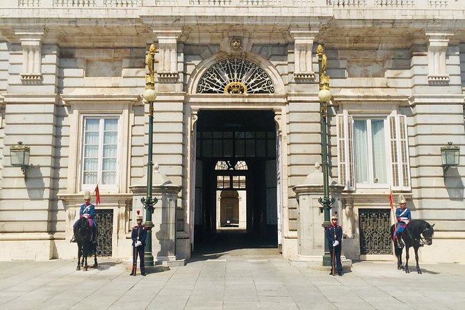 Private Tour of the Royal Palace, Private Guide, Fast Entrance and Pick up at the Hotel. - Transportation and Convenience