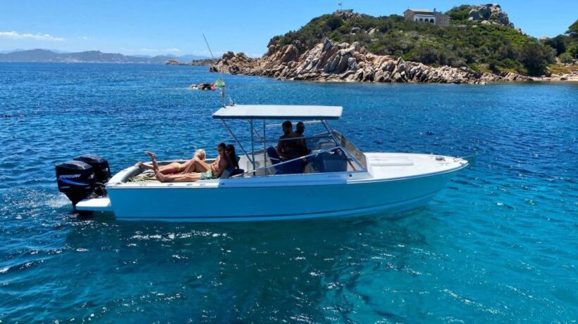 Private tour on the boat in the La Maddalena archipelago - An In-Depth Look at the La Maddalena Private Boat Tour